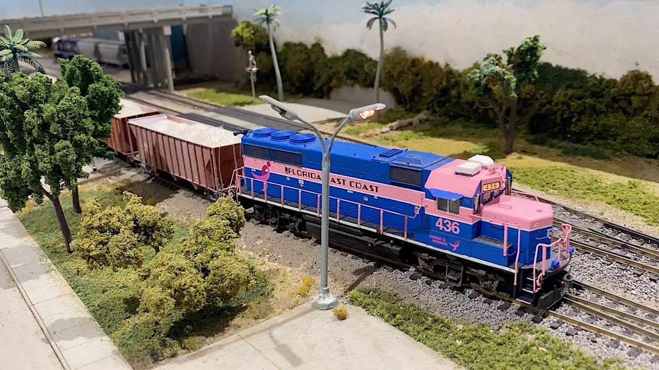 HO Scale Florida East Coast Railway Train Operations! - YouTube