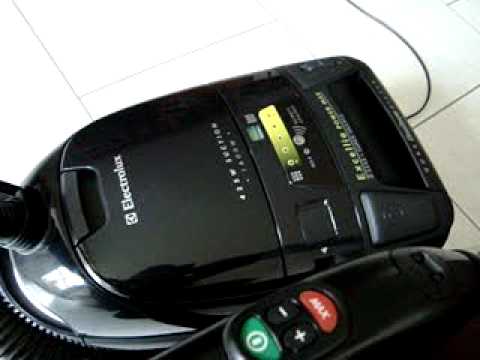 Electrolux Z5245 Excellio Power Max, vacuum cleaner, 1999 - YouTube