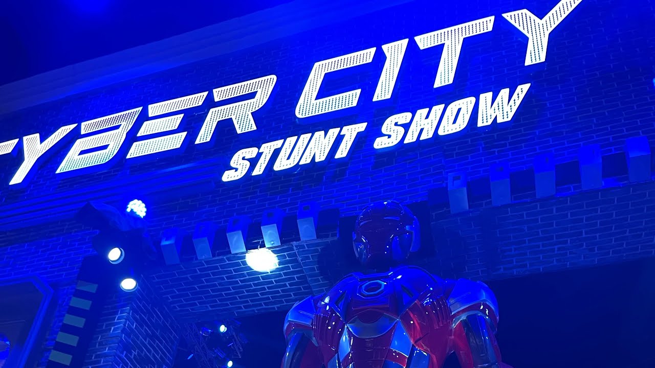 CYBER CITY STUNT SHOW | DUBAI GLOBAL VILLAGE - YouTube
