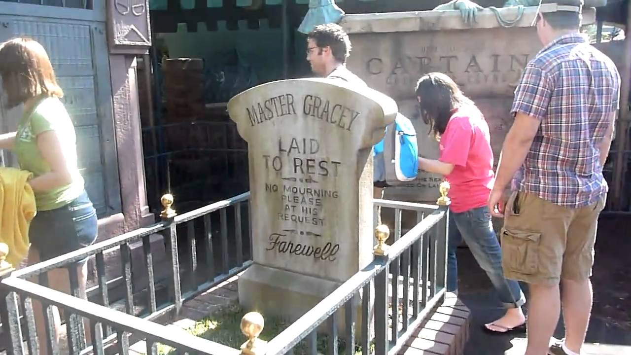 A Walkthrough of the New Haunted Mansion Interactive Queue (3-18-11 ...