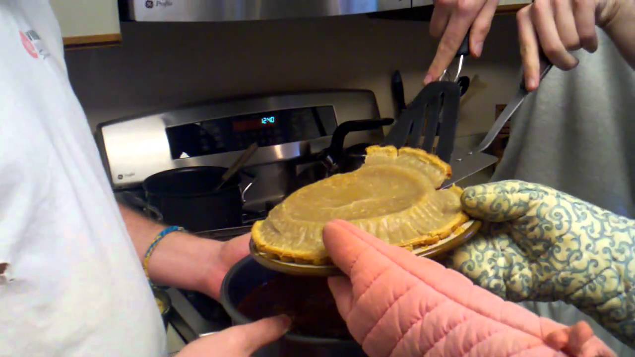 Cherry pie into Cherpumple - YouTube