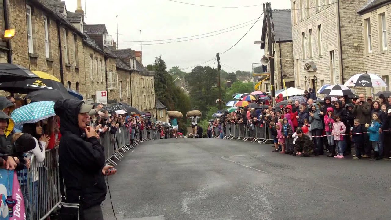 Tetbury Woolsack Race 2011 - YouTube
