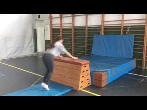 Salto interior en plinton - YouTube