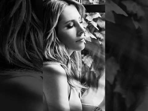 ...en azından hissedersin, belki de bu şarkıyla gördüğün rüya bölünür... #fundaarar #birşarkıduydum