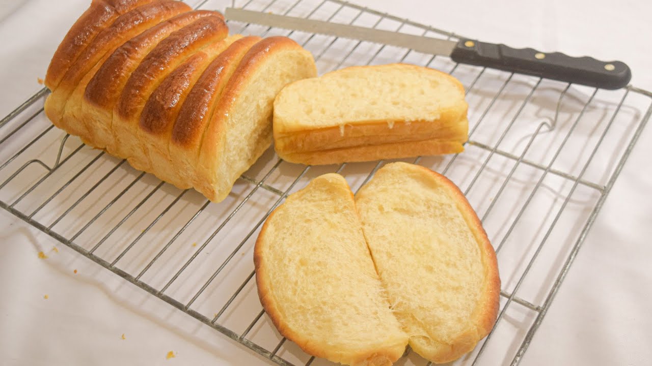 KEBANGETAN ENAKNYA!!! | LEMBUT DAN WANGI | ROTI SISIR MENTEGA - YouTube