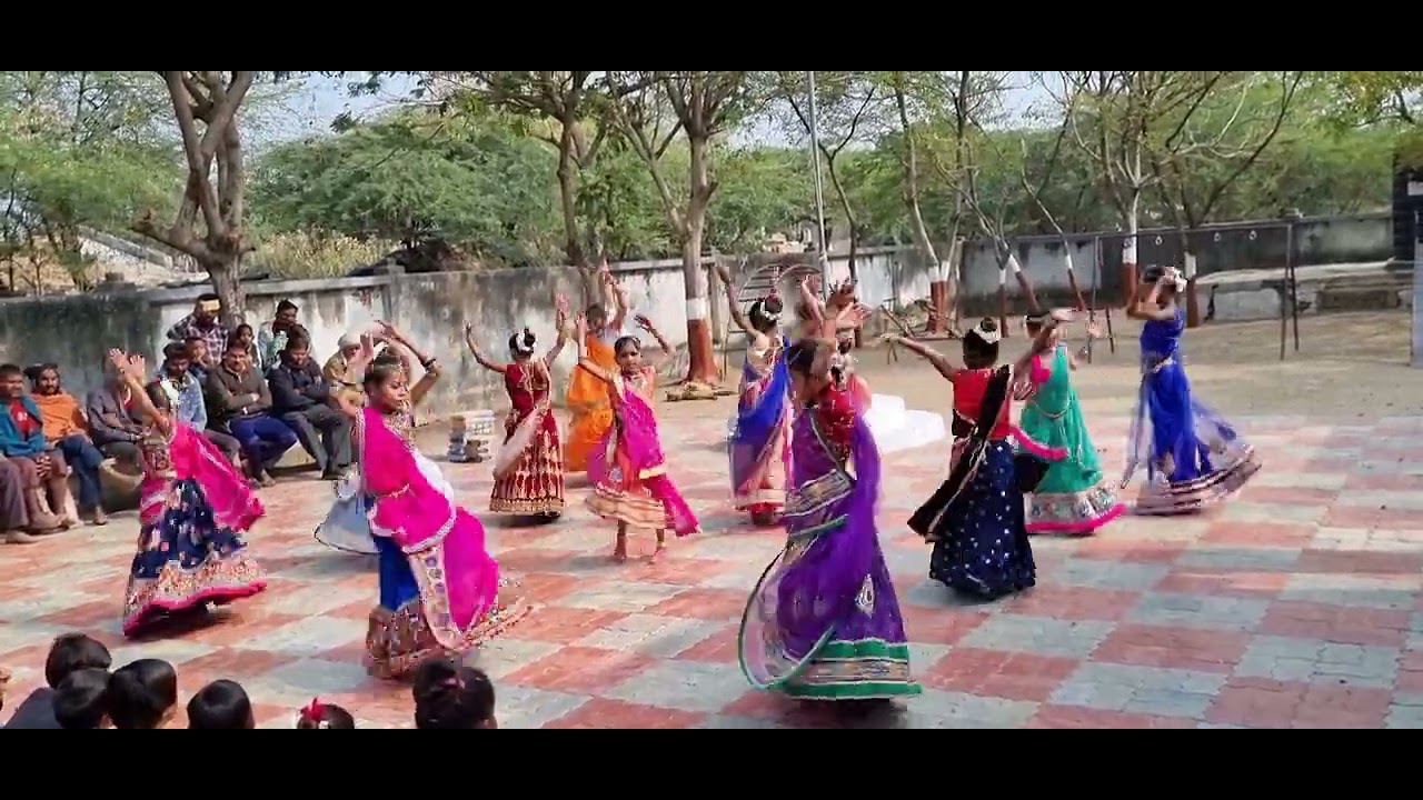Chogada Dance Performance by Pratapnagar Vasahat School - YouTube
