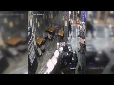 Sakarya'da deprem anı kameraya yansıdı!