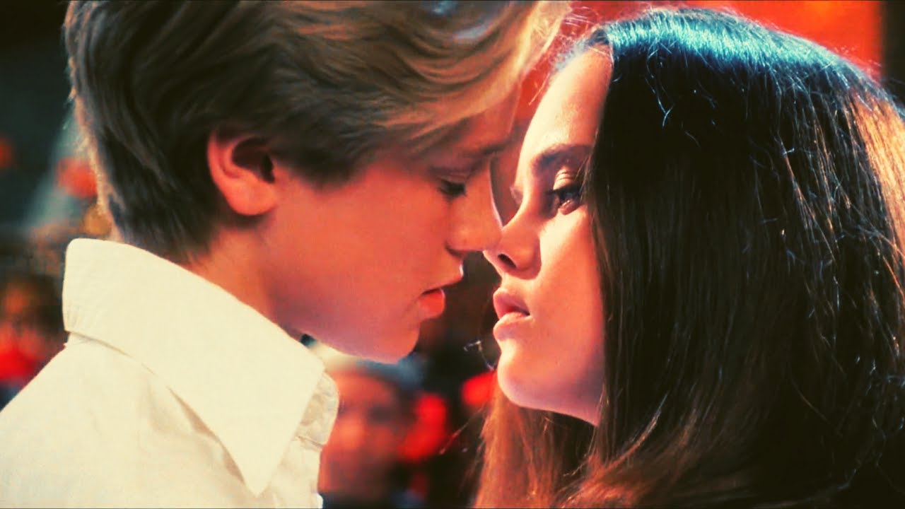 Casper & Kat | When Stars Collide - Michael Oakley (Music Video) - YouTube