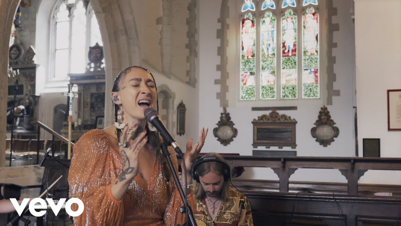 TIHANE - Turn The Page (Live at St Etheldreda's Church) - YouTube