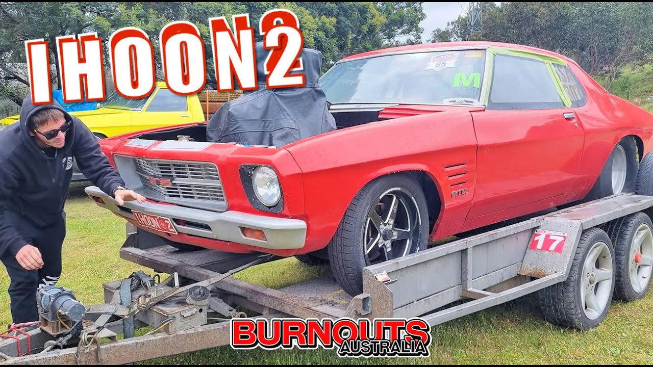 Aussie burnout in an Aussie classic HQ Monaro. - YouTube