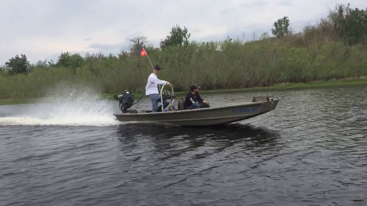 25hp Mud Walker surface drives on 1542 trackers - YouTube