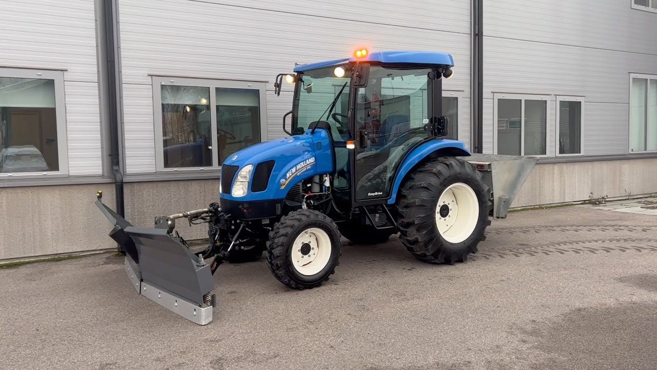 Köp Traktor New Holland 54D EasyDrive 4x4 på Klaravik - YouTube
