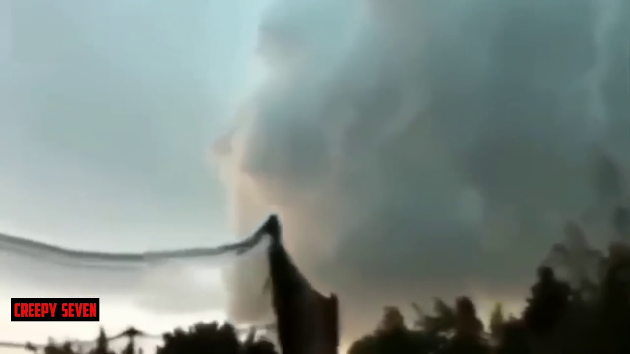 Strange Phenomena in the sky caught on camera - YouTube