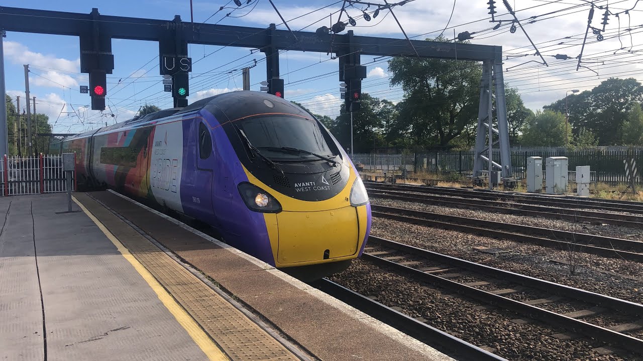 BR Class #390119 At Preston Station - YouTube
