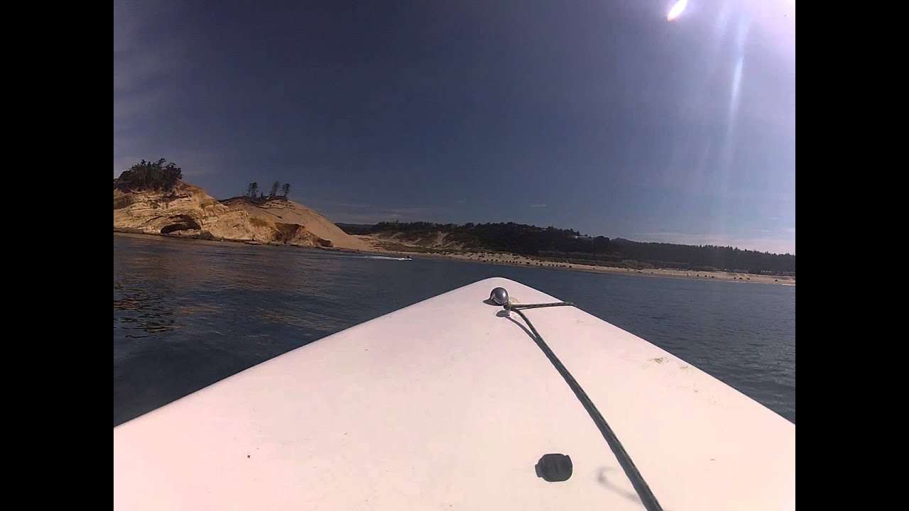 Landing Dory boat in Pacific city Oregon - YouTube