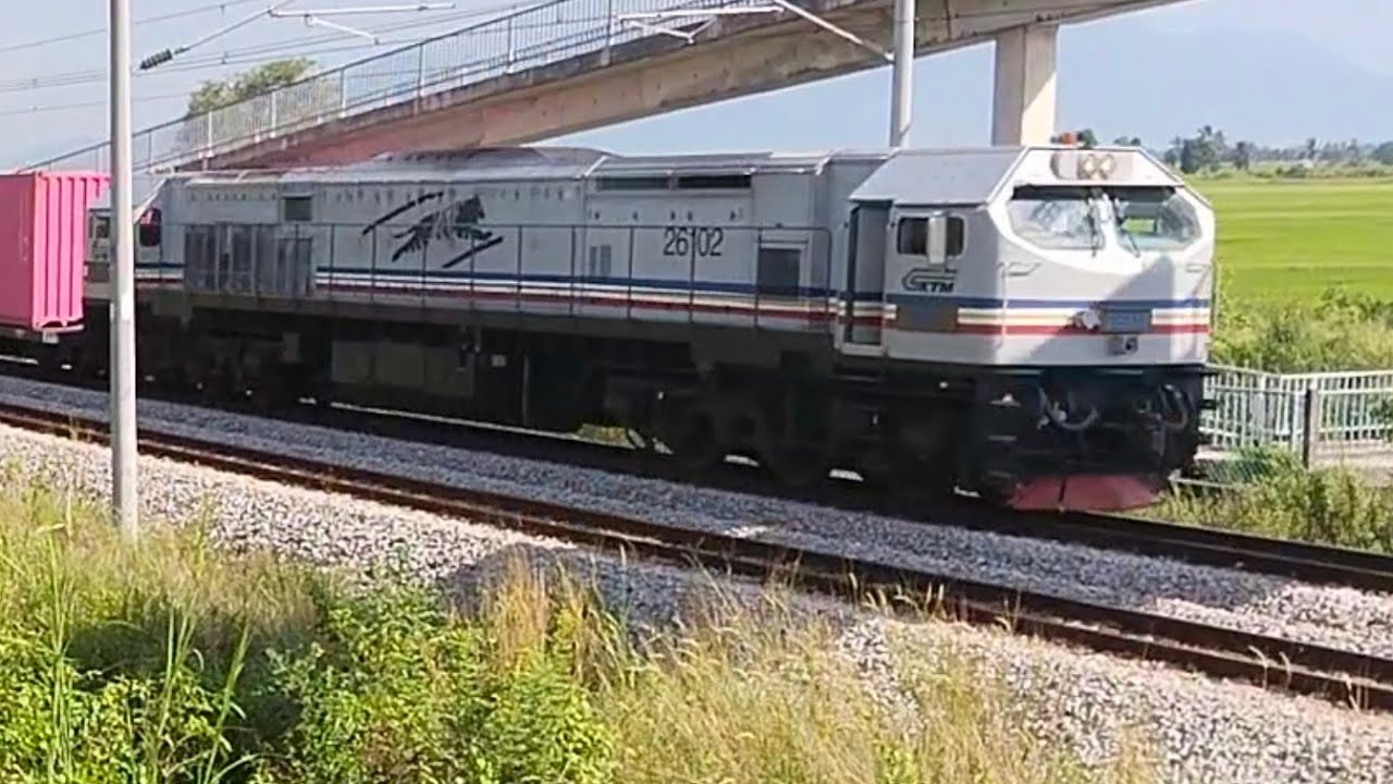 (8/8/2022) ktmb cargo class 26102 Tanjung Bidara from Penang Port ...