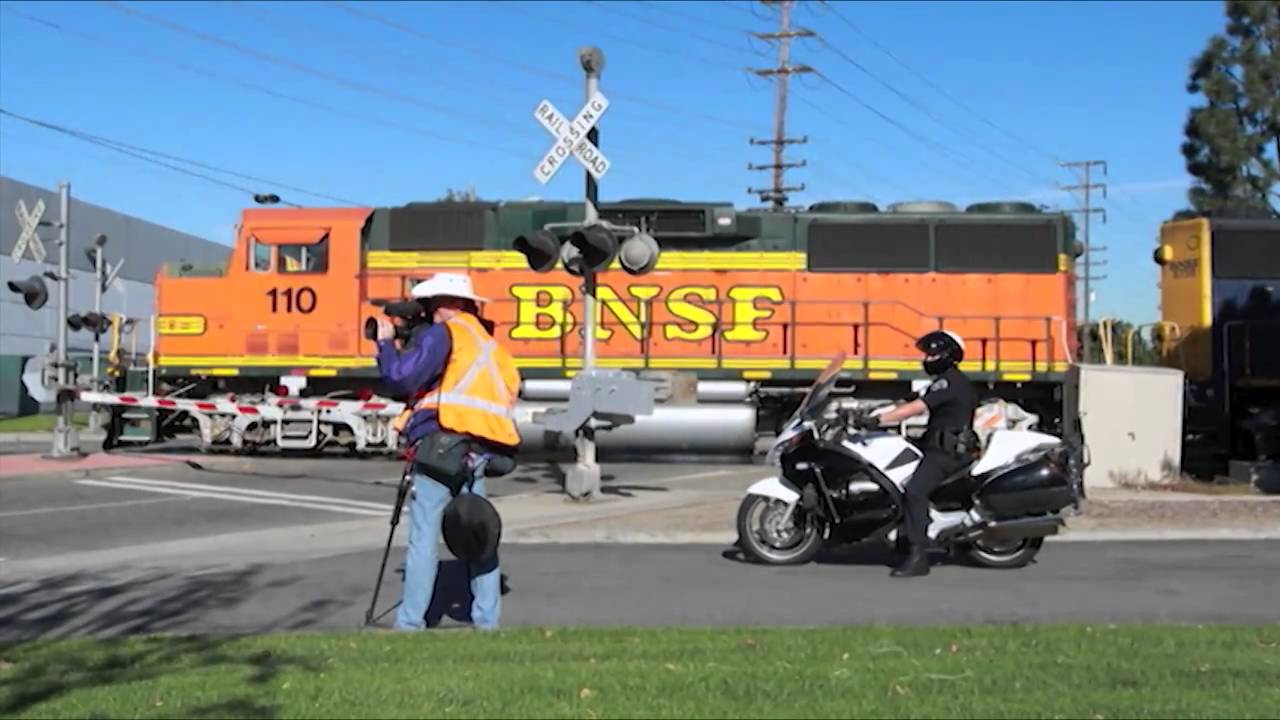 Transportation in 2: 'Officer on the Train' Enforces Safety - YouTube