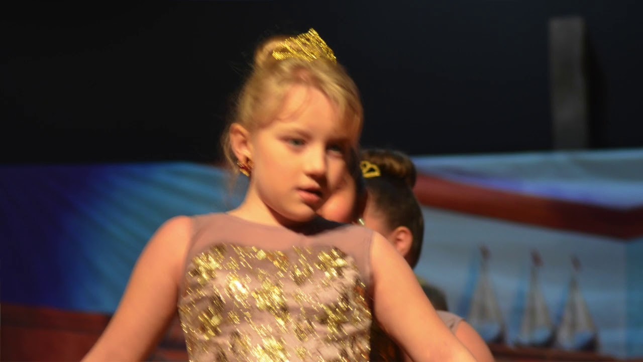 Debbie Dance Studio Christmas Recital 2019 - YouTube