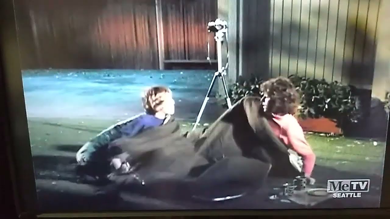 Brady Bunch VS Phil Silvers UFO Scene - YouTube