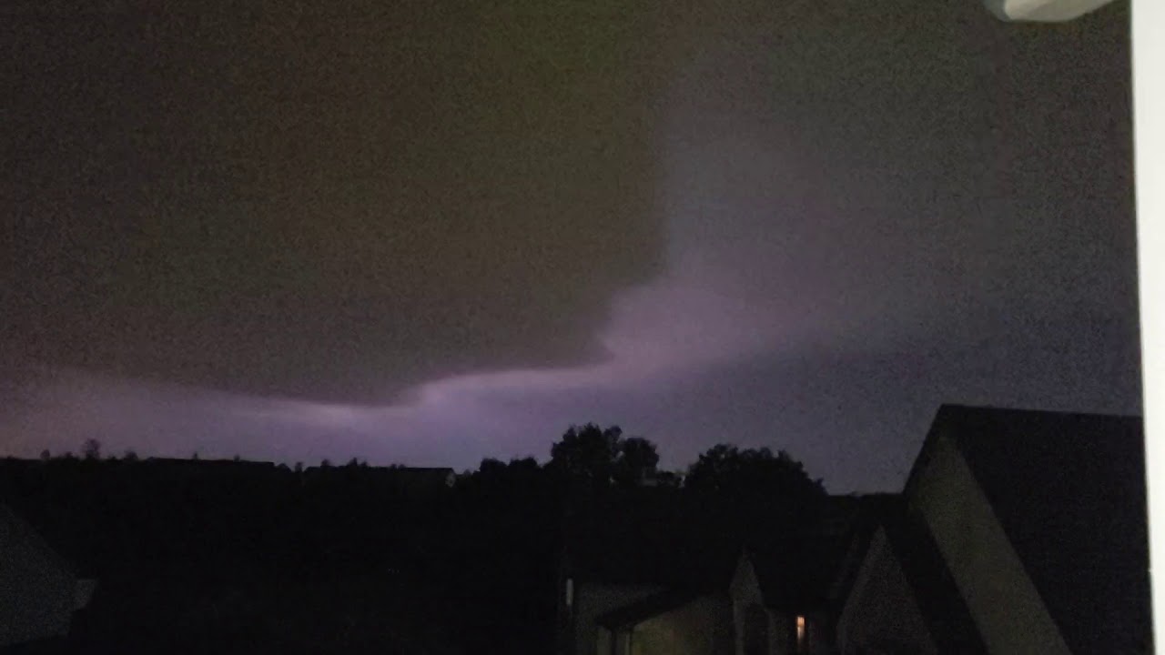 Big Thunderstorm Rolling Through DFW - YouTube