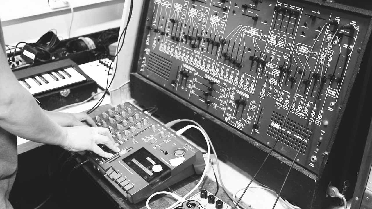 Tape looping the ARP 2600 synthesizer (noise music with R2D2 sounds ...