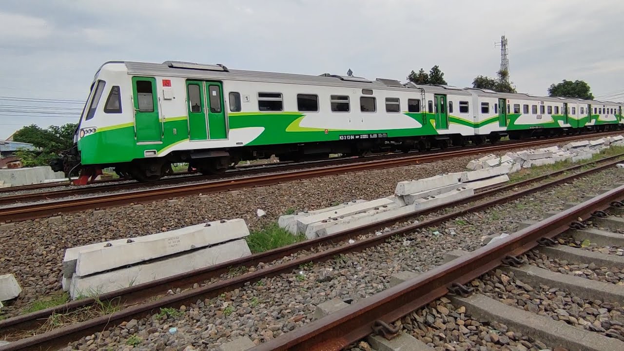 #117 Kereta api Jenggala tujuan mojokerto - surabaya - YouTube