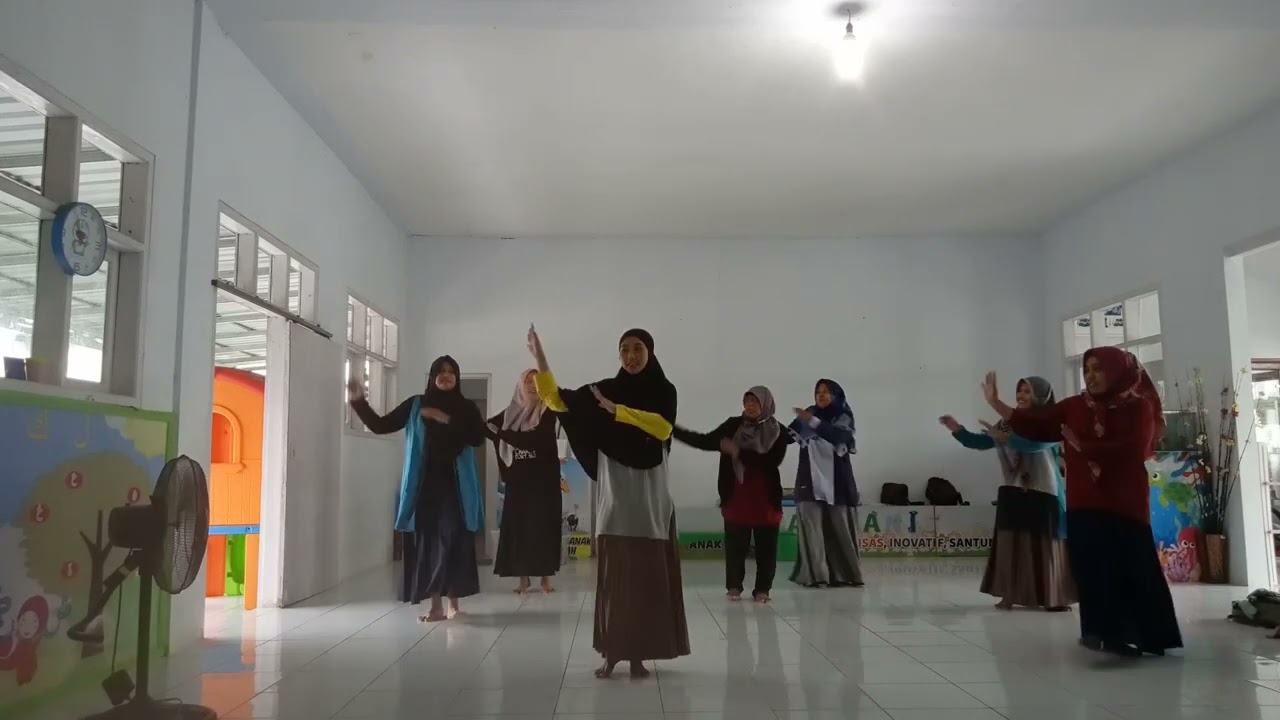 Tarian Sajojo Untuk anak TK | tarian anak TK yang mudah - YouTube