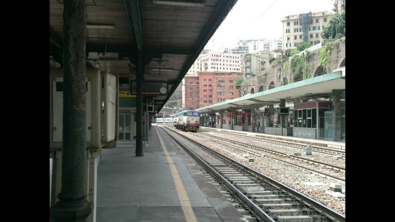 Una giornata alla stazione di Genova Piazza Principe - YouTube