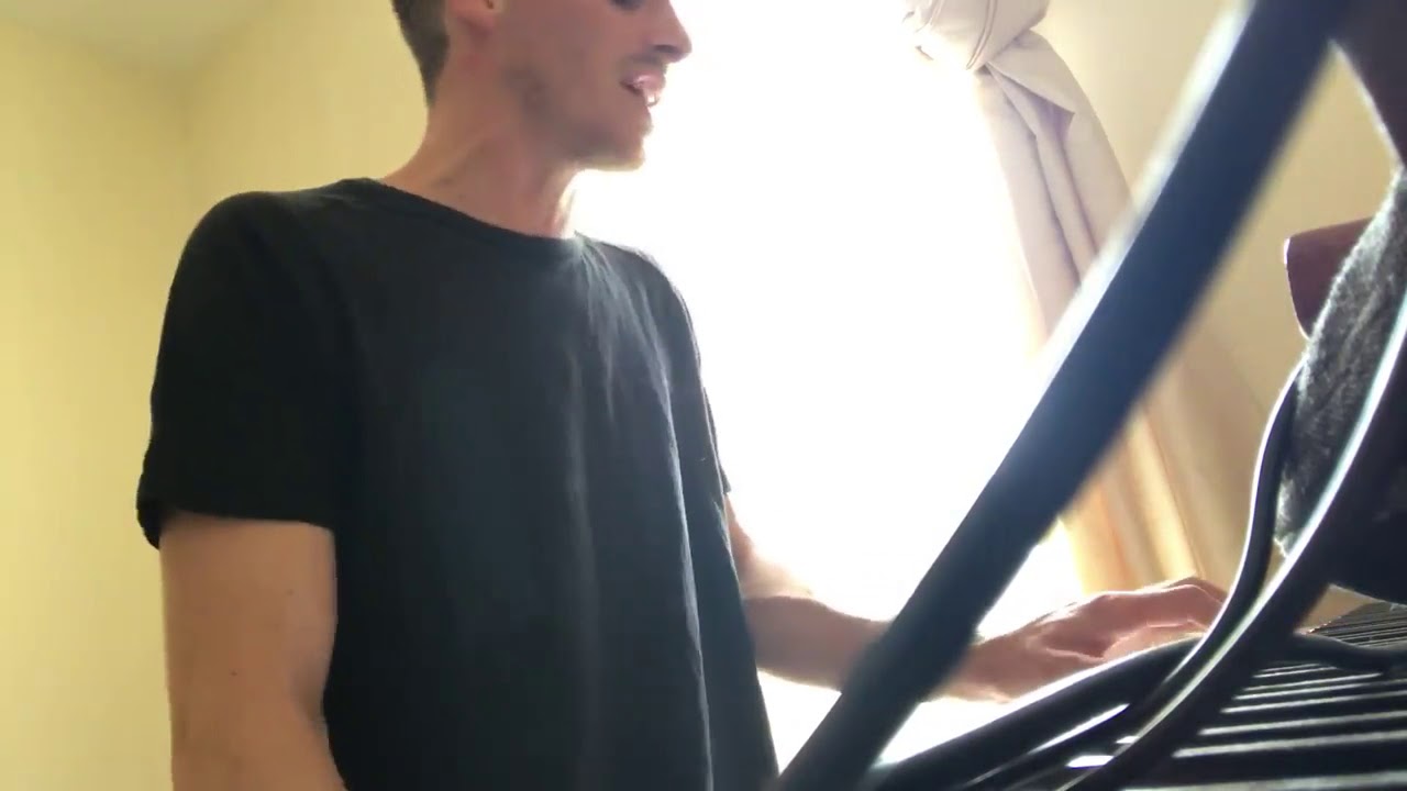 Mohan (Mo Evans) - Chamomile (acoustic version) - YouTube