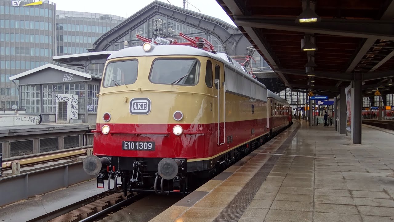 Berlin: E10 1309 (Baureihe E10 12) + TEE-Rheingold (+ ES 64 U2 ...