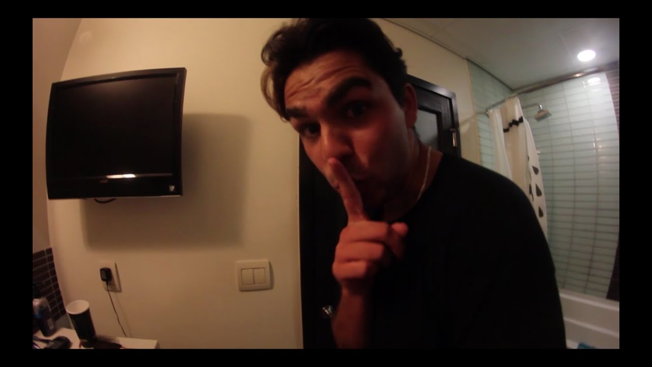 Roomate Time Switch Prank!! - YouTube