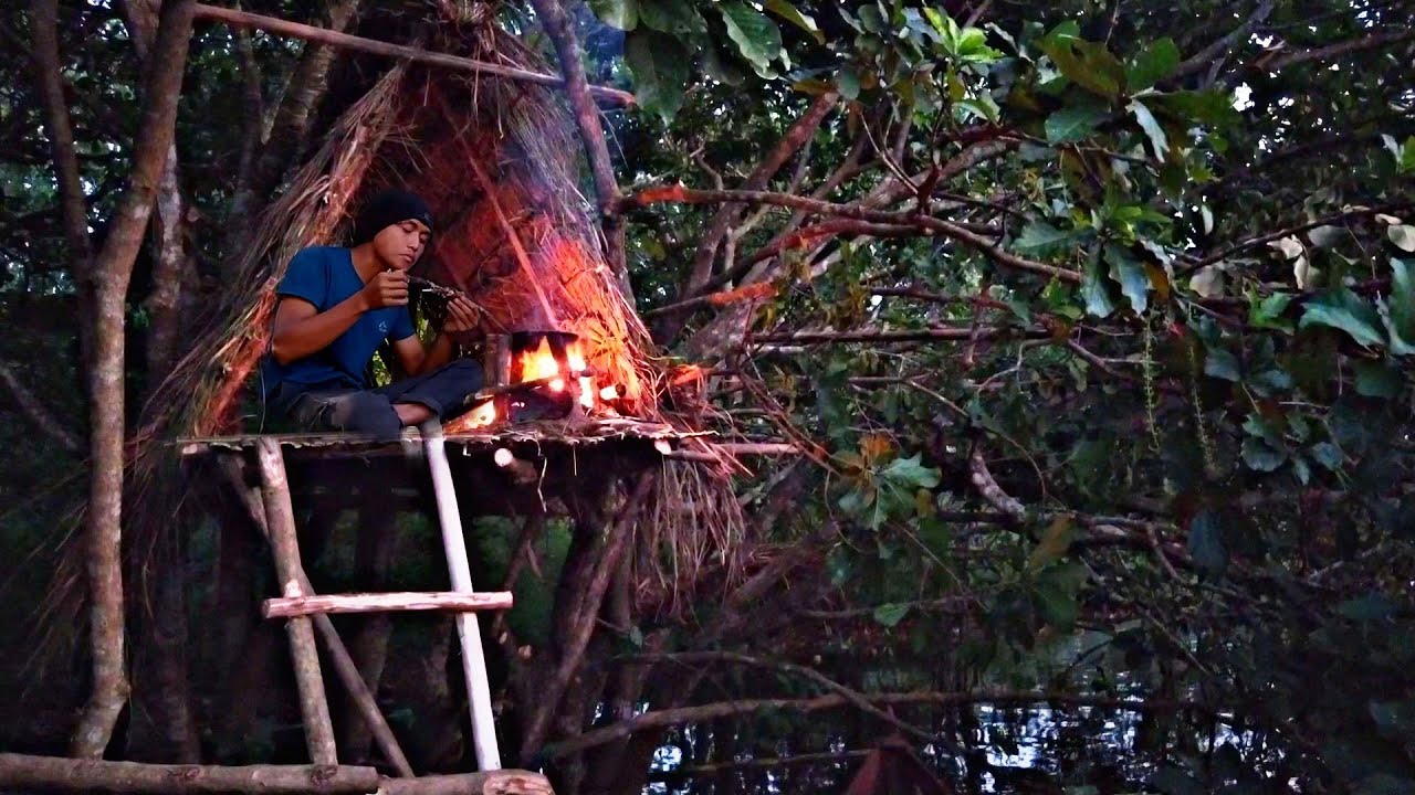 CAMPING BUSHCRAFT-MEMBUAT SHELTER ILALANG DI ATAS POHON YANG TENGGELAM ...