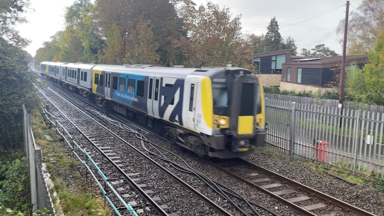 Class 450 Desiro | 450067 | Key Workers Livery | South Western Railway ...