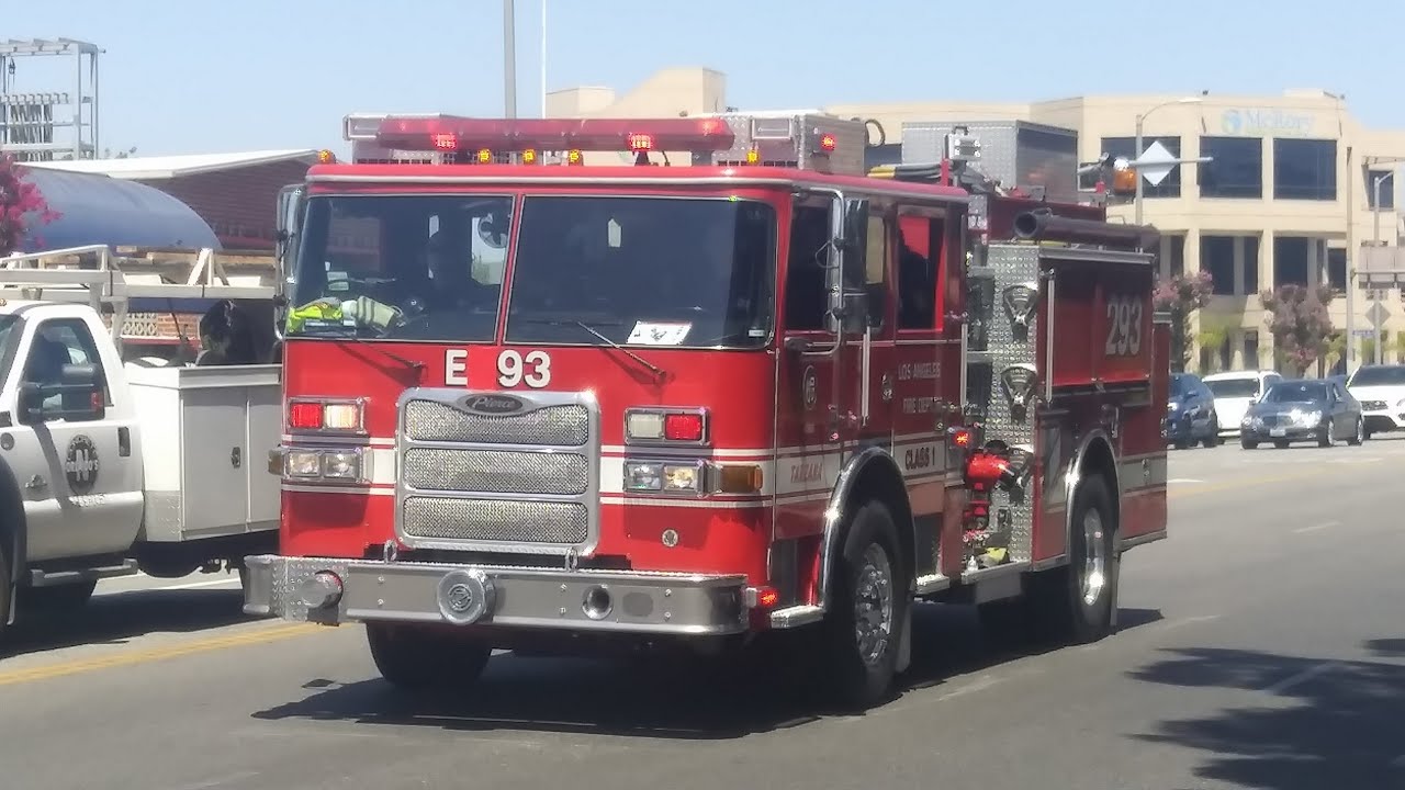 LAFD Engine 93 Responding (Massive Horn Usage and Q) - YouTube