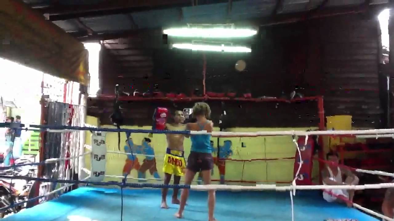 Mui tai in bangkok - YouTube