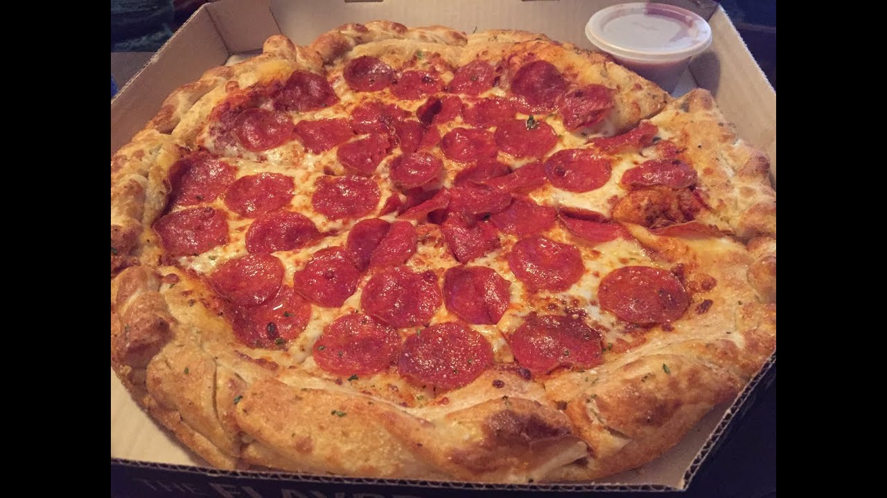 PIZZA HUT TWISTED CRUST REVIEW - YouTube