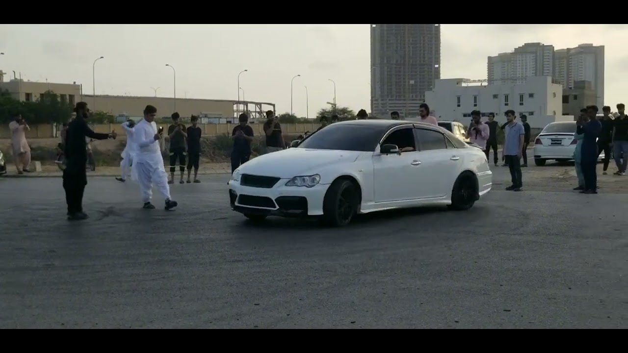 Karachi Track / Audi r8, c63... - YouTube