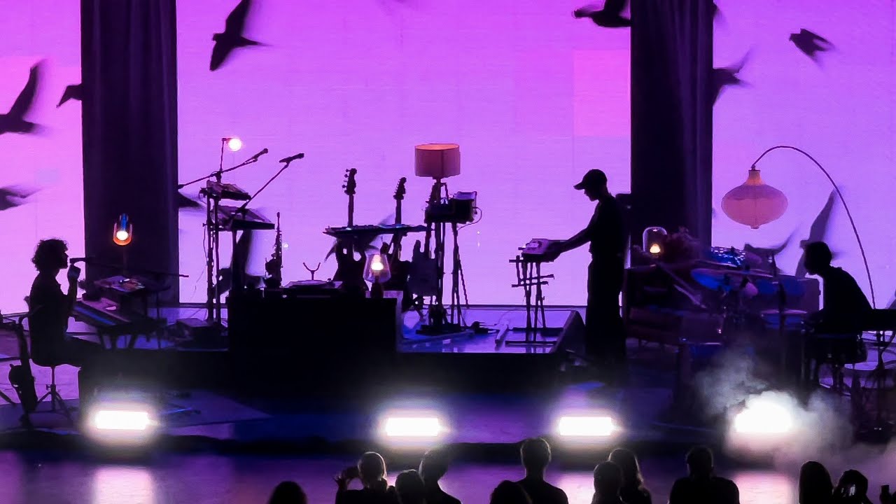 @FKJ “Instant Need” live from Guadalajara 11/11/22 - YouTube