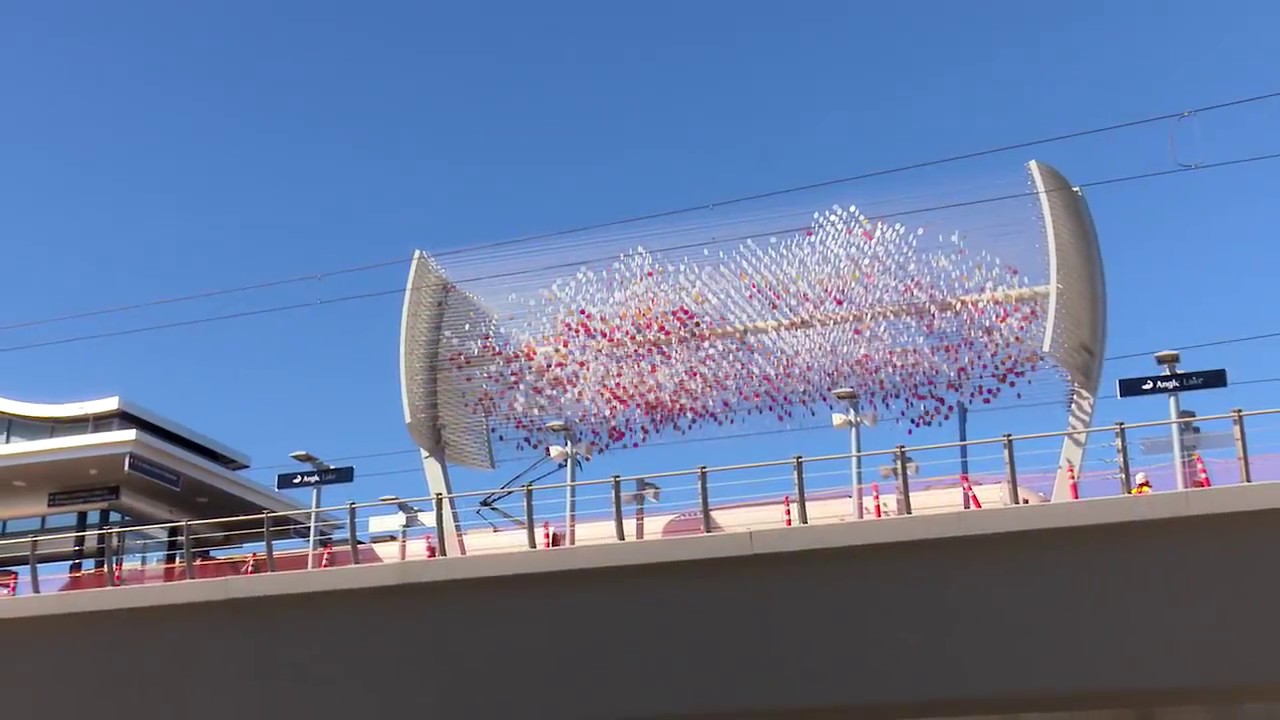 STart: "Cloud" artist Laura Haddad - YouTube