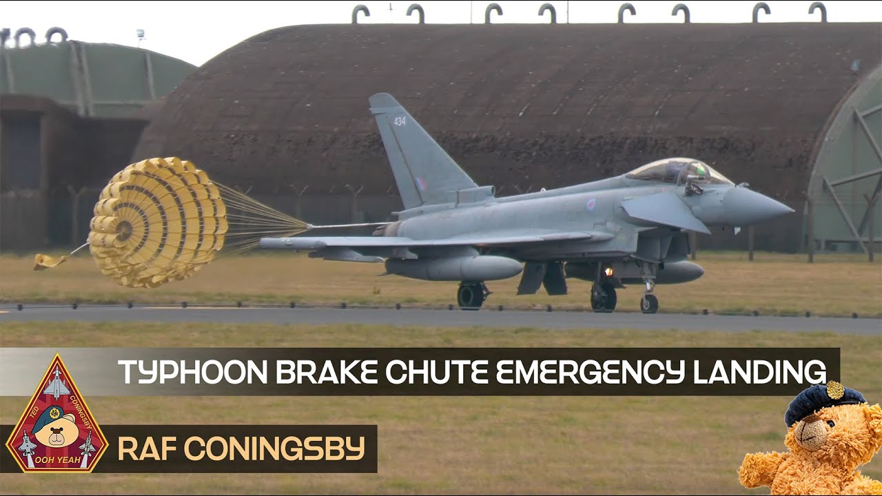 EMERGENCY: DRAGGY STUCK REFUELLING PROBE TYPHOON MAKES A BRAKE ...
