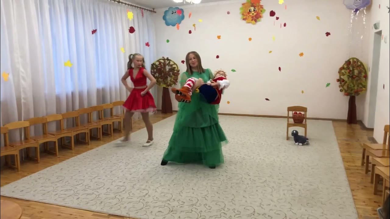 Новогодние игрушки Семейный танец - YouTube