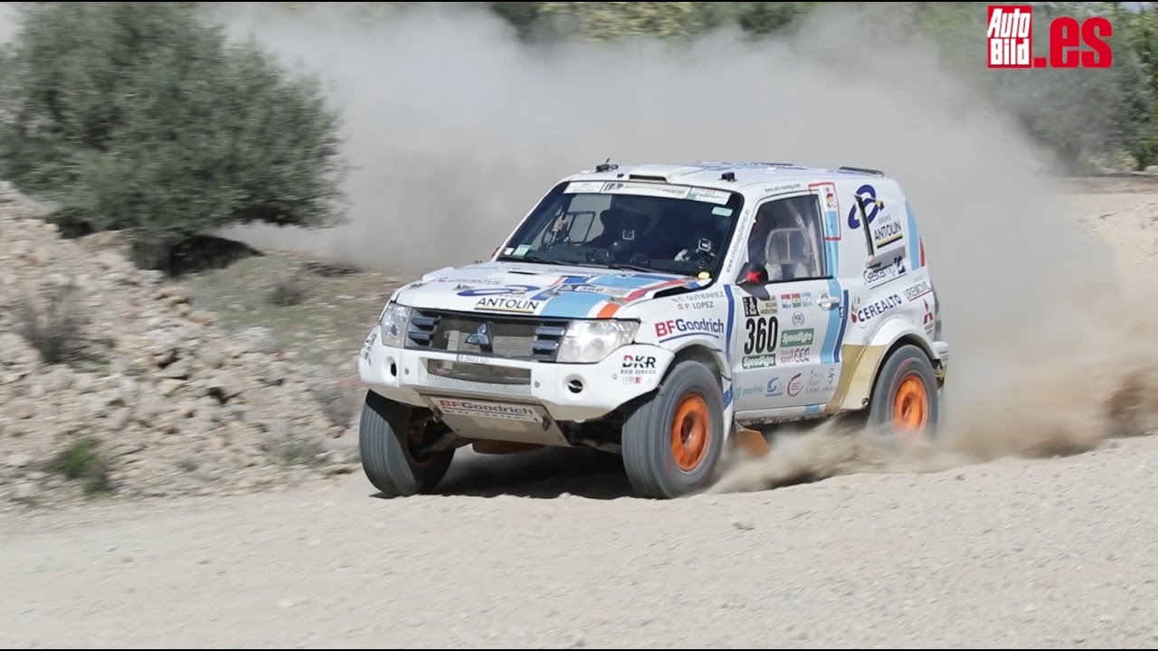 Cristina nos deja su coche, el Mitsubishi Montero del Dakar - YouTube