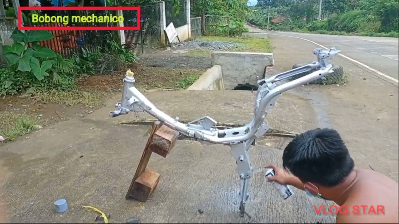 xrm 125 repaint chassis - YouTube