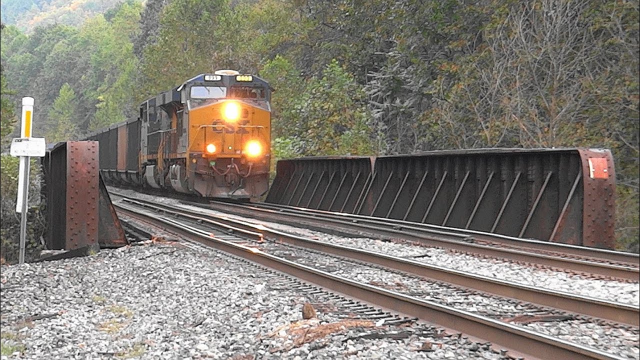 A CSX Train Crossing Wills Creek In Hyndman PA - YouTube