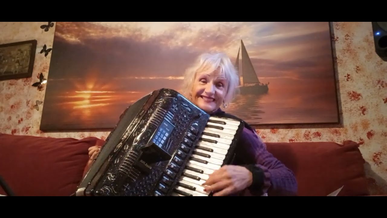 C'ERA UN RAGAZZO CHE COME ME AMAVA I BEATLES E I ROLLING STONES...con ...