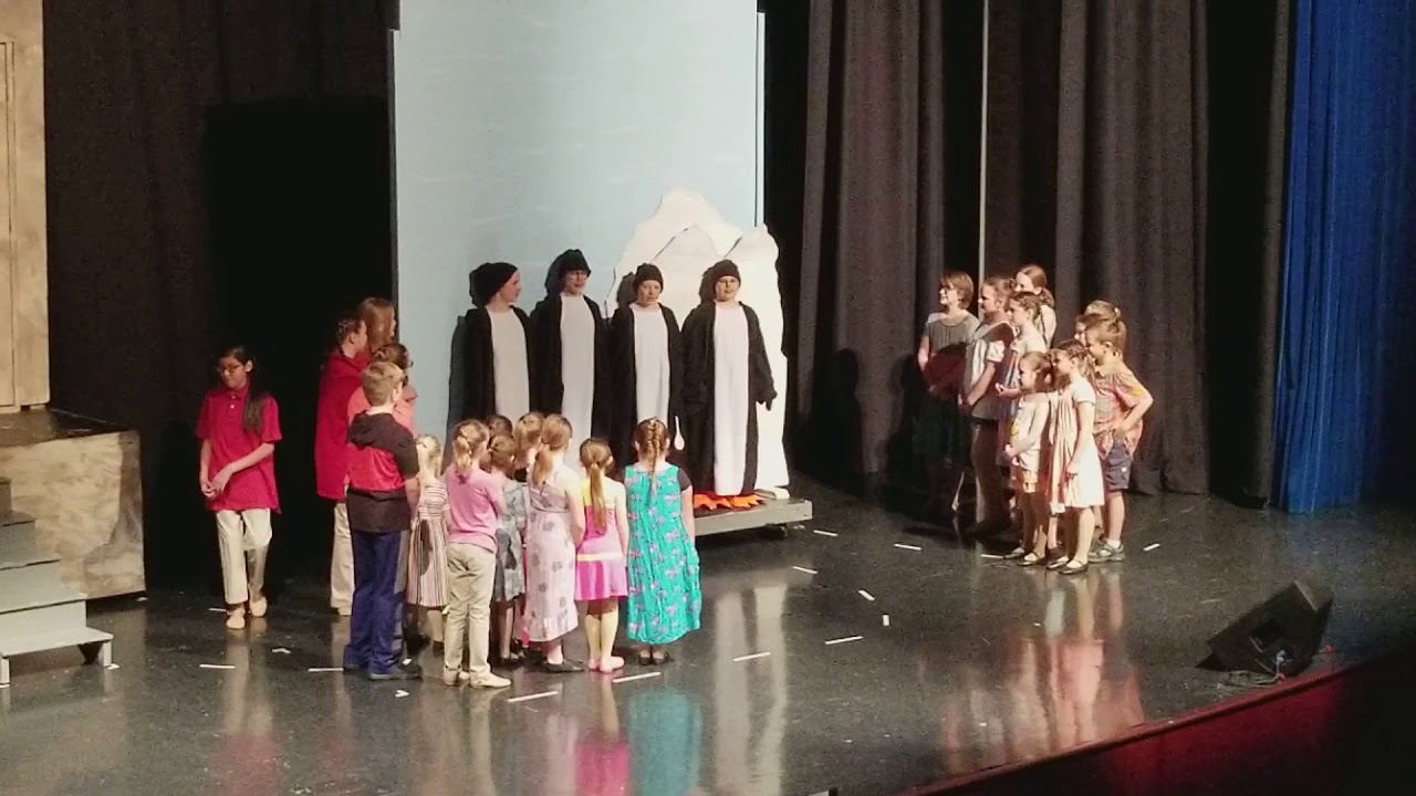 Opening scene of Madagascar, Jr. - YouTube