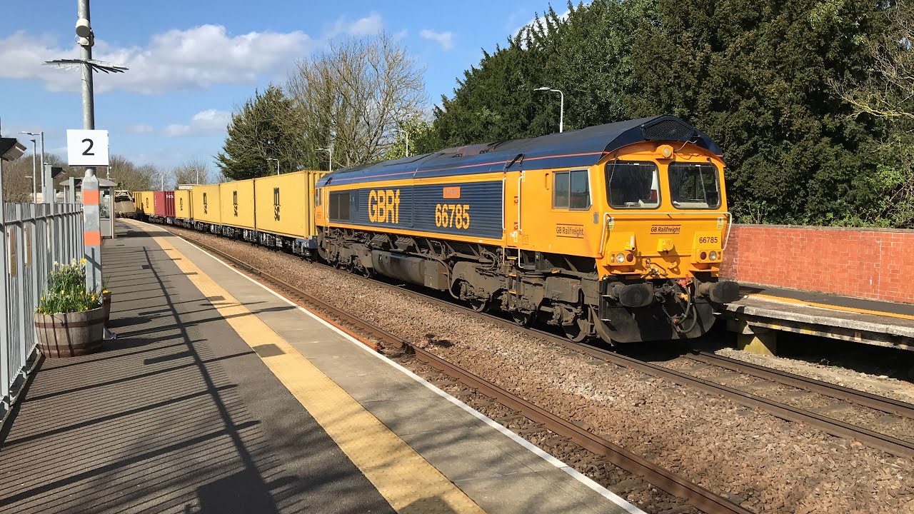 66788 Sand train + 66785 John Ellis with 54 mixed export containers 13: ...