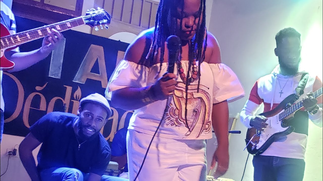 Medjine Haiti - Pè Letènèl Emeline Michel interpretation - YouTube