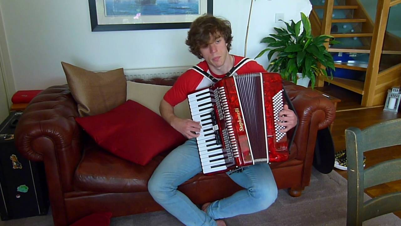 The Monty Python theme (Liberty Bell march) - YouTube