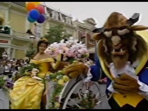 BEAUTY AND BEAST  AT 90'S DISNEY WORLD EASTER PARADE